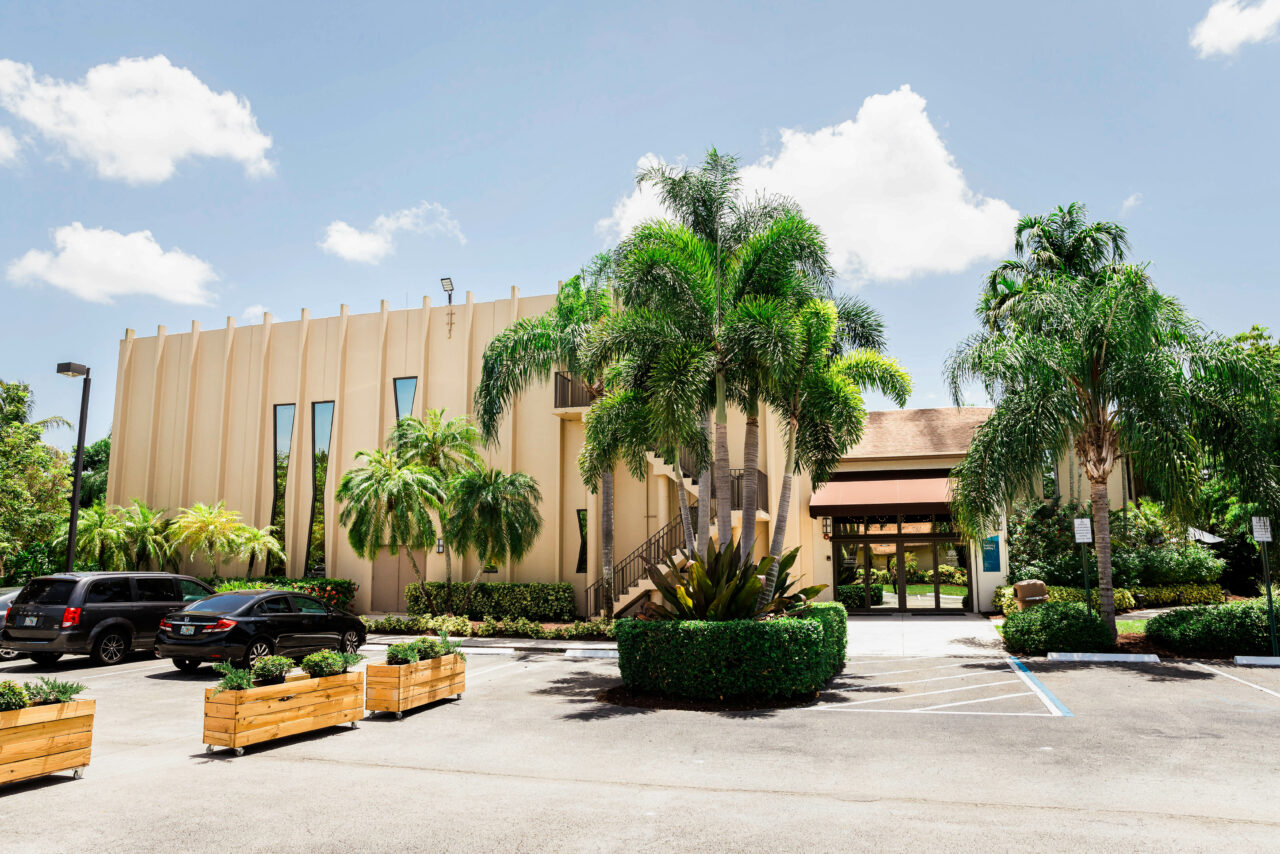 Calvary Chapel - A relationship with Jesus changes everything.